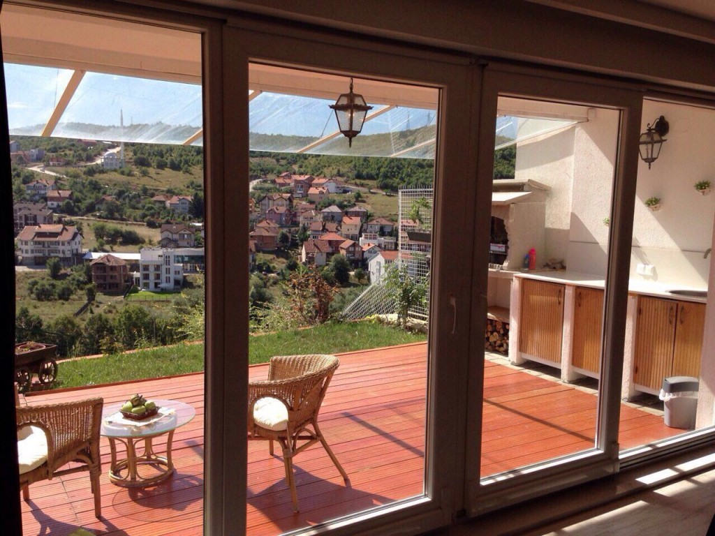 Shiten tri banesa ose lëshohen me qera në Sofali – Property
